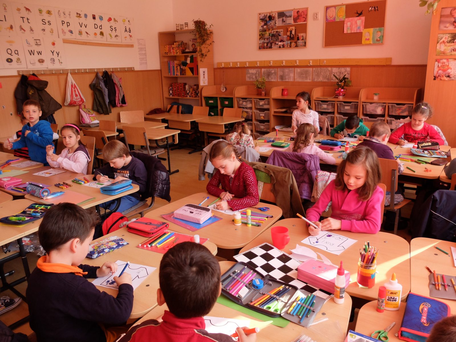 Manute pricepute - Scoala altfel